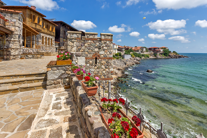 Burgasas - Skrendu.lt